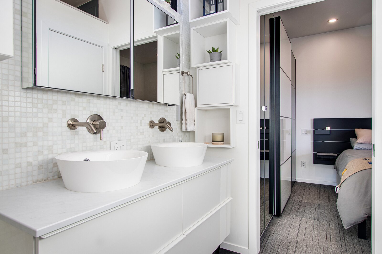 Photo 7 of 9 in Joshua Tree E Cabin by Justin Slade - Dwell