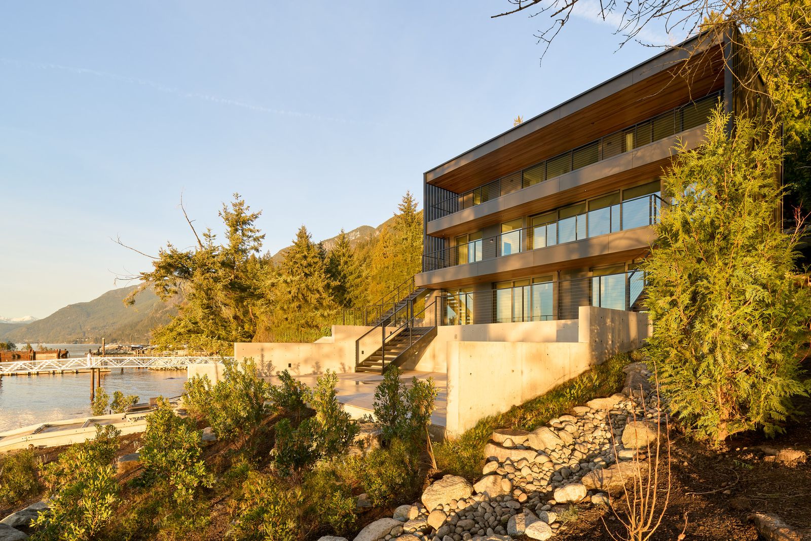 Photo 6 of 21 in Howe Sound House by W O V E N Architecture and Design ...