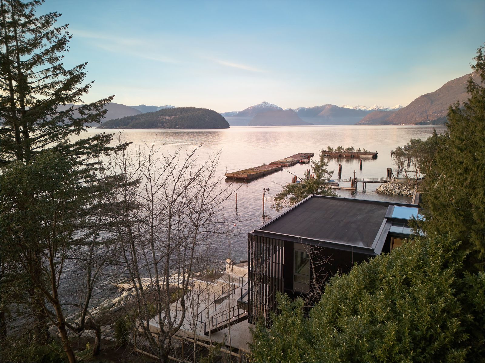 Photo 16 of 21 in Howe Sound House by W O V E N Architecture and Design ...