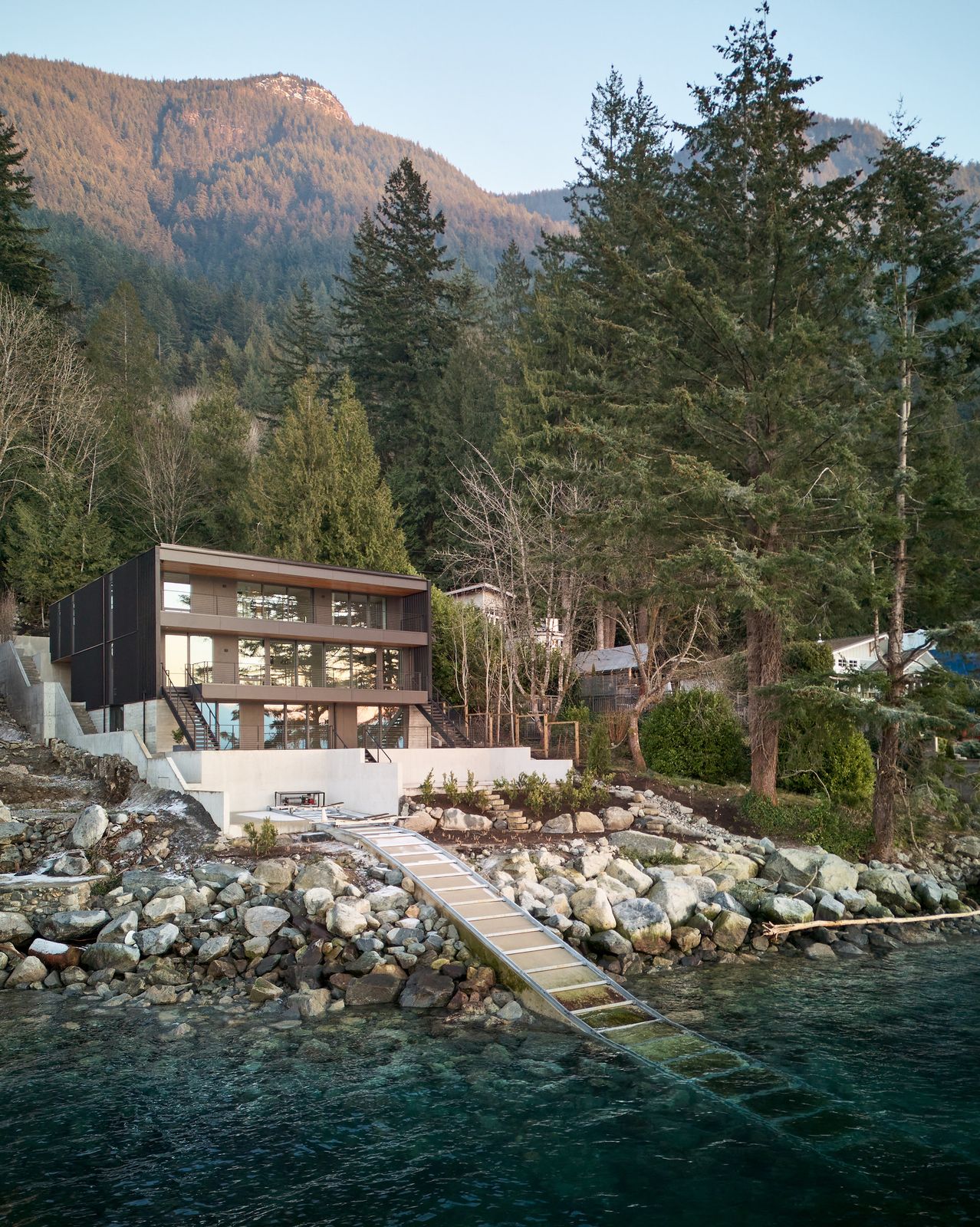 Photo 17 of 21 in Howe Sound House by W O V E N Architecture and Design ...