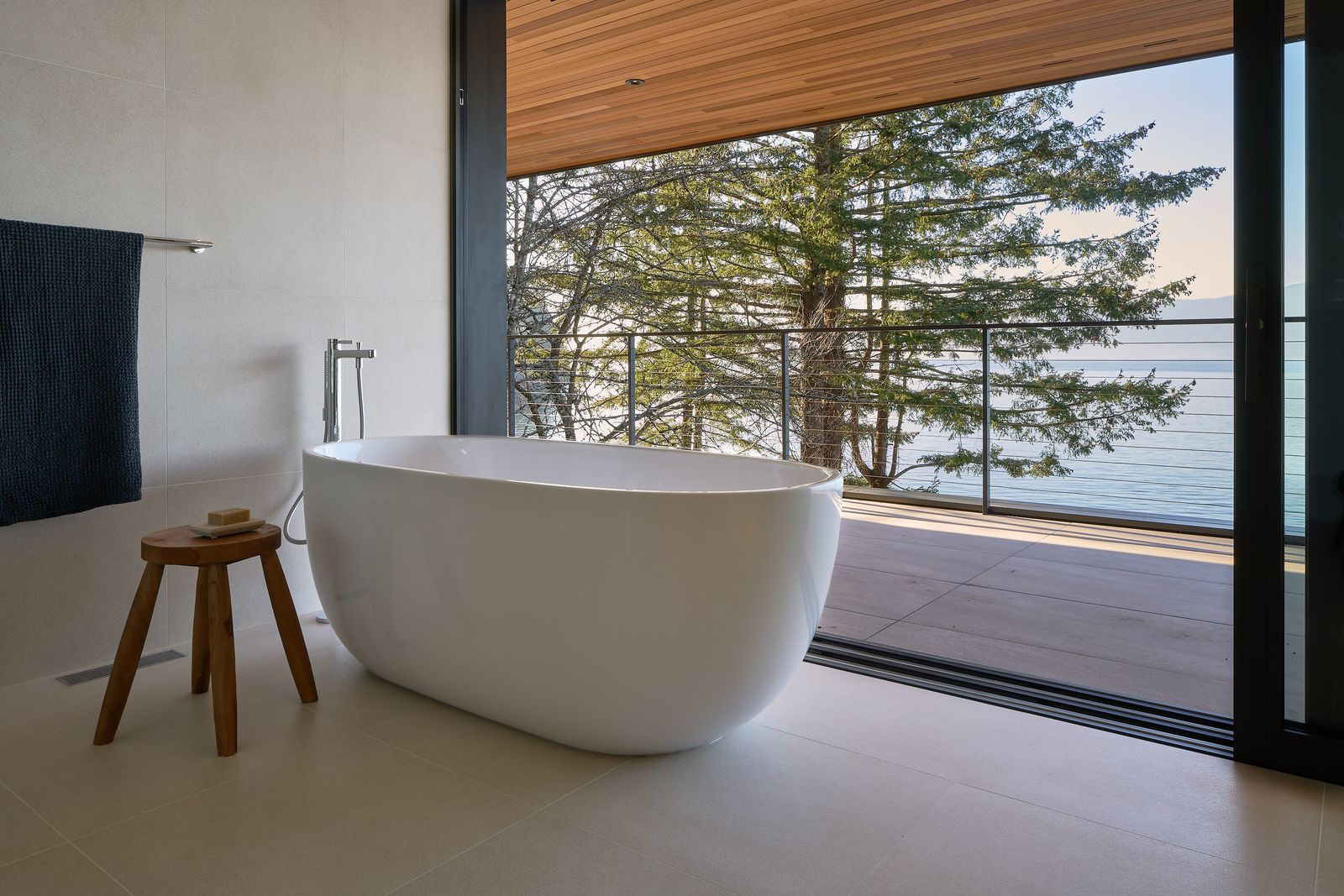 Photo 19 of 21 in Howe Sound House by W O V E N Architecture and Design ...