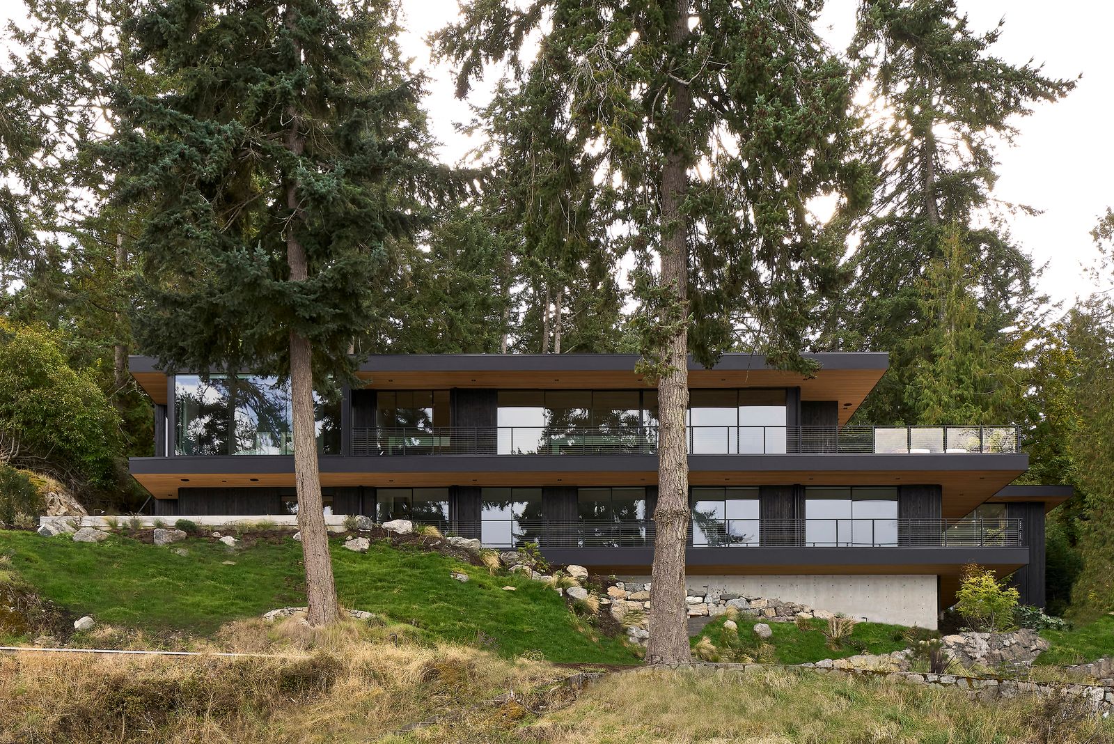 Photo 15 of 31 in Layer House by W O V E N Architecture and Design - Dwell