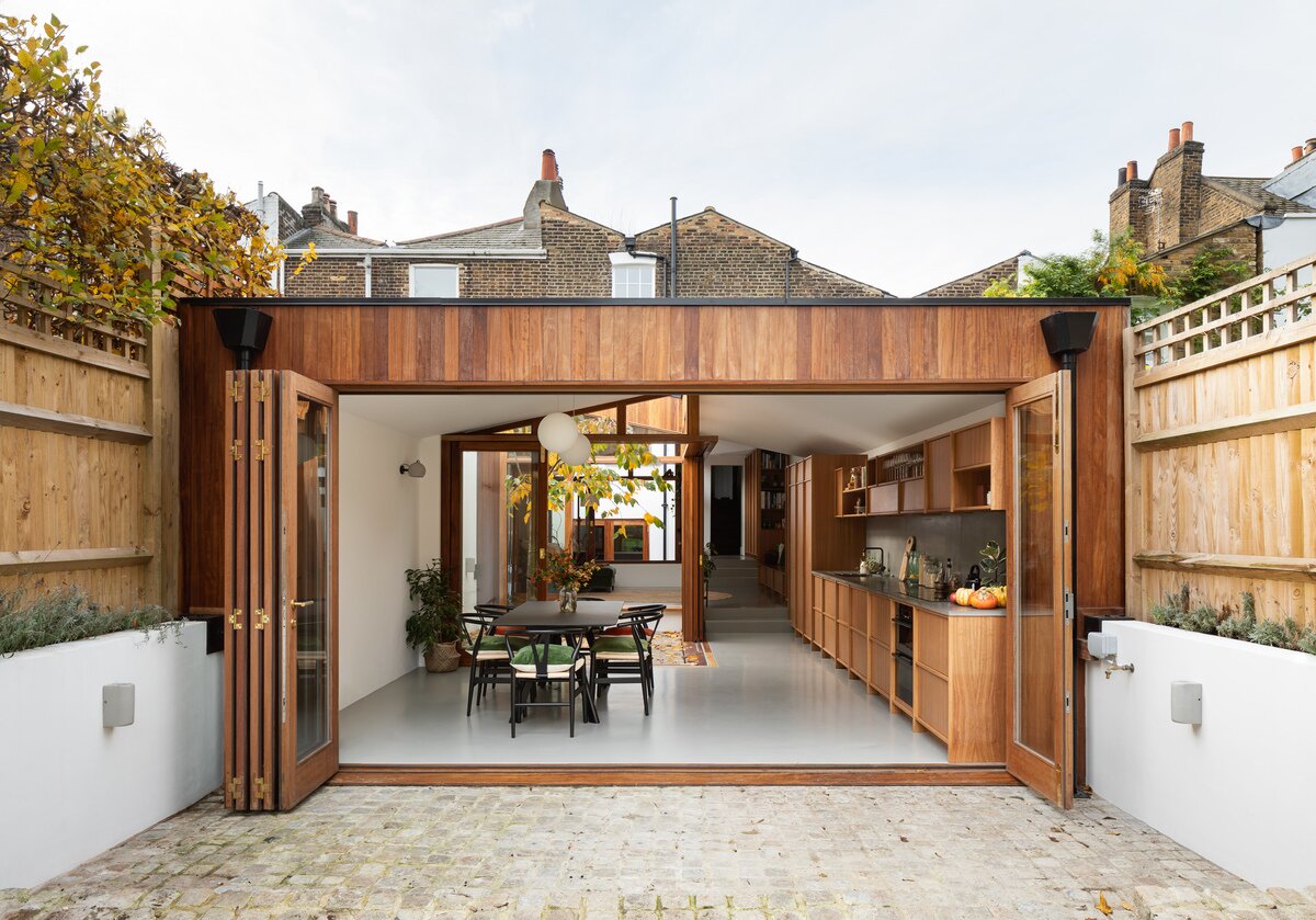 Photo 11 of 12 in A Terrace Home in London Gets a Luminous Extension ...