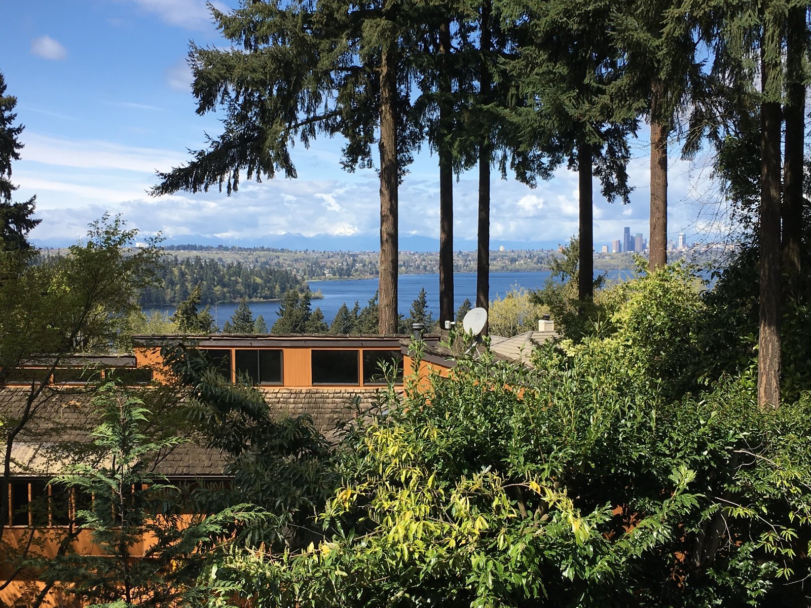 Wave House (5 Photos) - Dwell