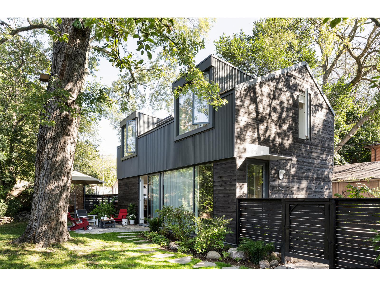 Photo 3 of 26 in Triller Laneway House by Zuzanna Krykorka - Dwell