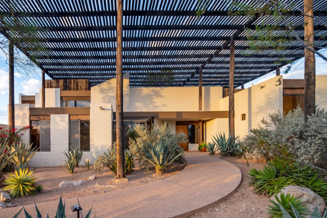 Photo 11 of 18 in The Ramada House by Judith Chafee, FAIA by Brittainy ...