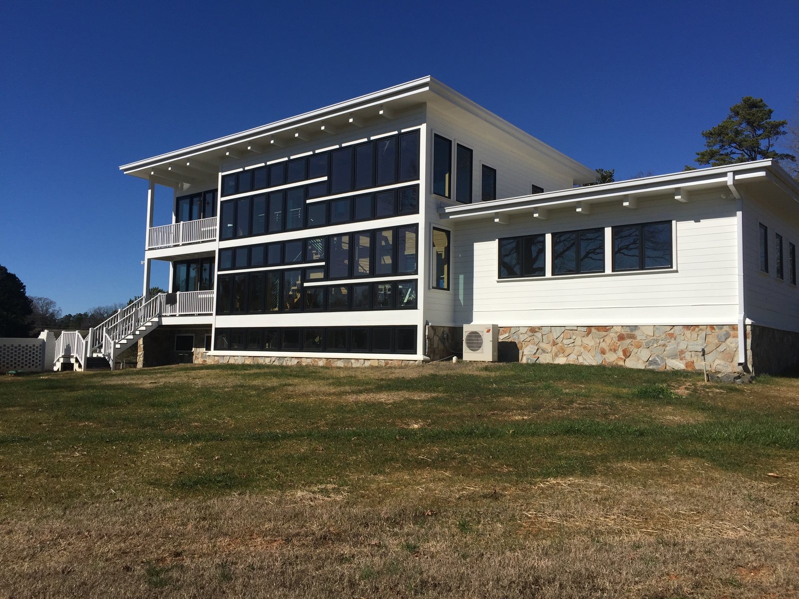 Photo 4 of 13 in Meridian by Enertia Building Systems Inc. - Dwell