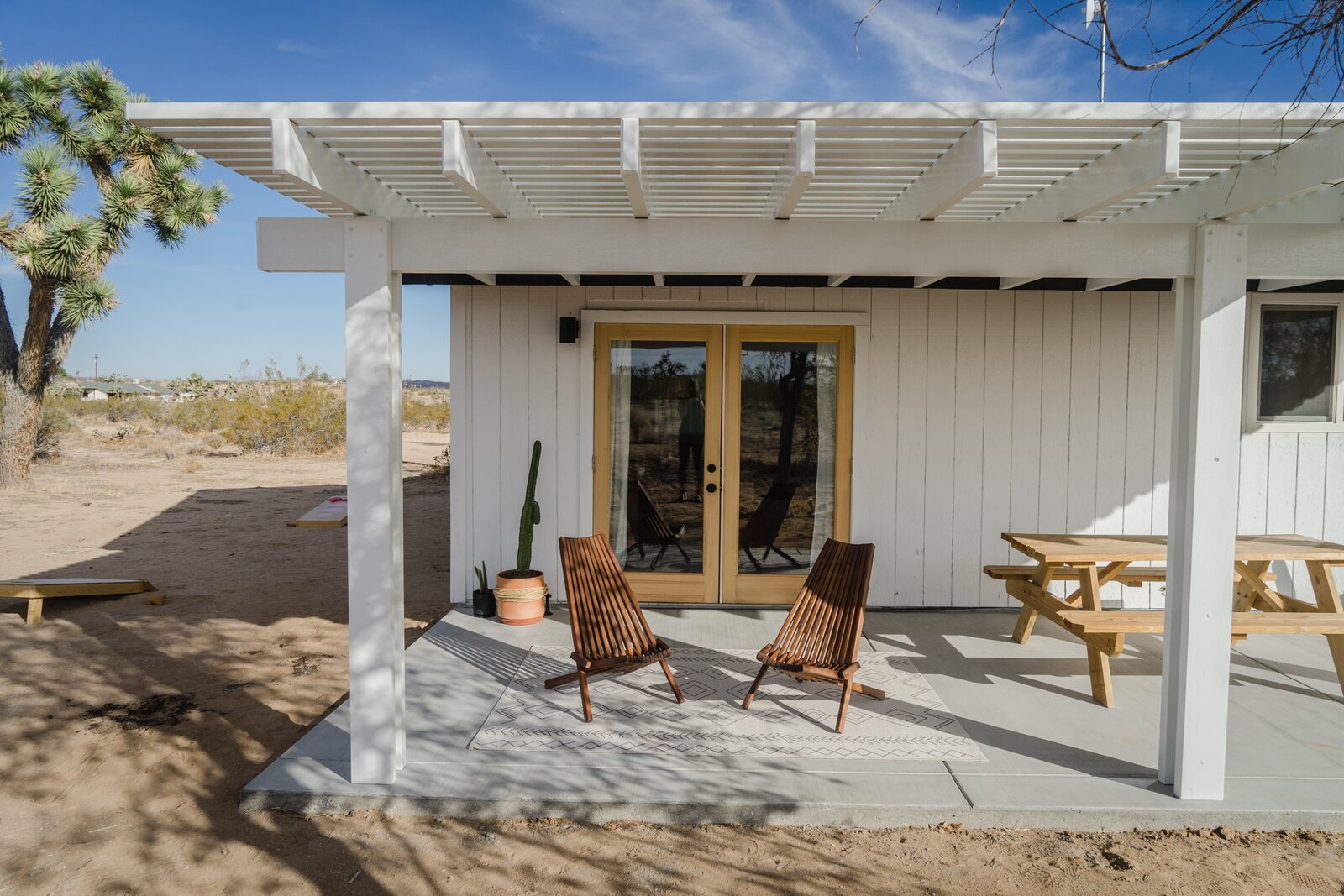 Photo 19 of 19 in Mojave Mesa House by Kalina Kheirolomoom - Dwell
