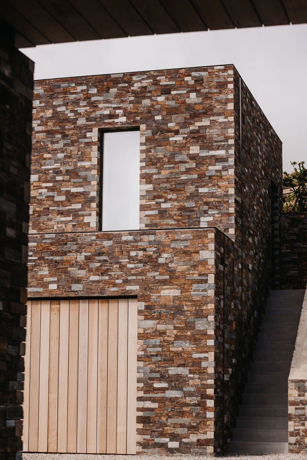 Photo 9 of 18 in Green Hedges by Watershedd - Dwell