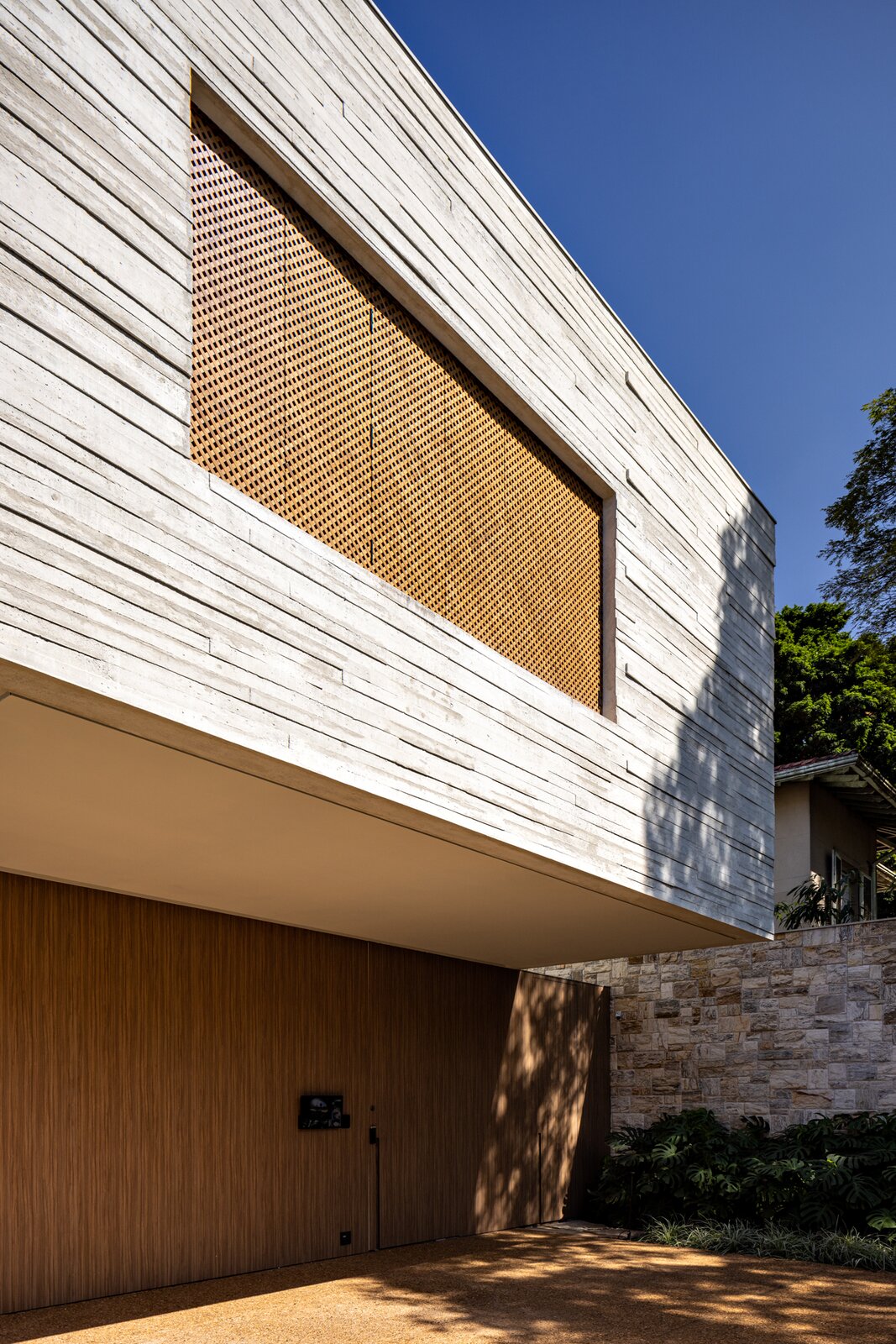 Photo 8 of 54 in The ZAPARA HOUSE by Carolina Rocco | Arquitetura - Dwell