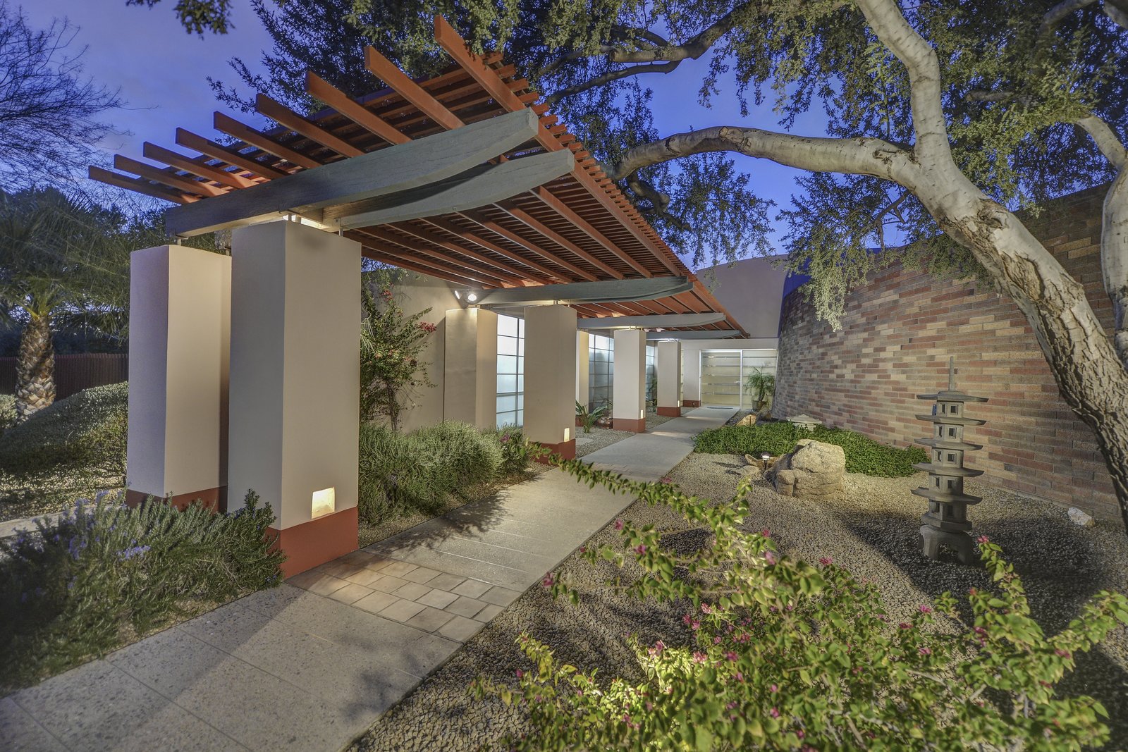 Contemporary Scottsdale Masterpiece (4 Photos) - Dwell