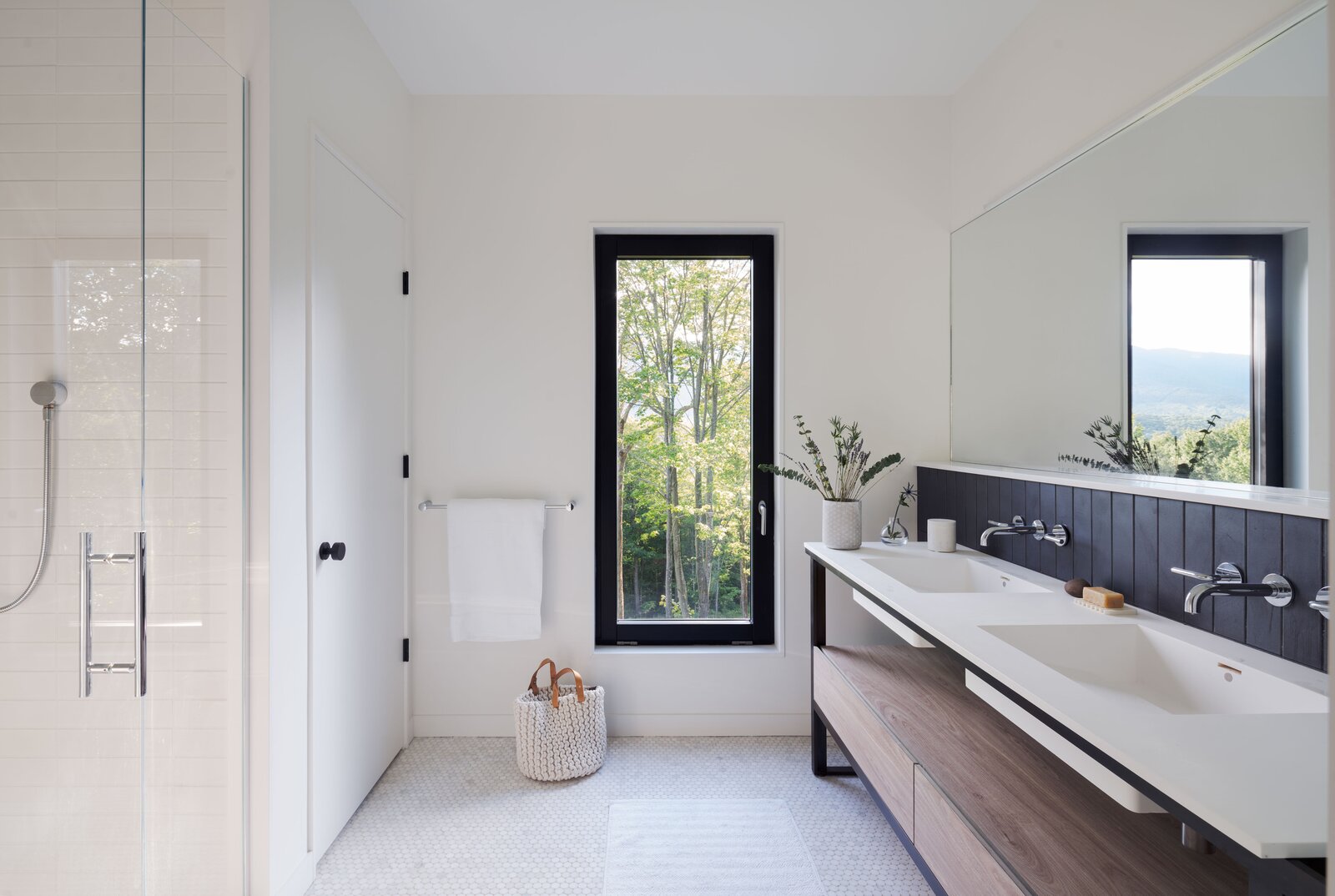 Photo 22 of 22 in A Shou Sugi Ban Retreat in Vermont Frames Dramatic ...