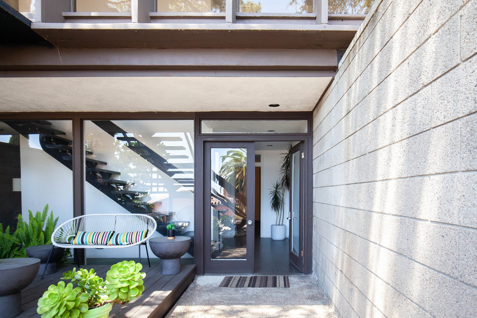 Photo 1 of 33 in The Beachwood Milt Davis Hollywood House by Lauren ...