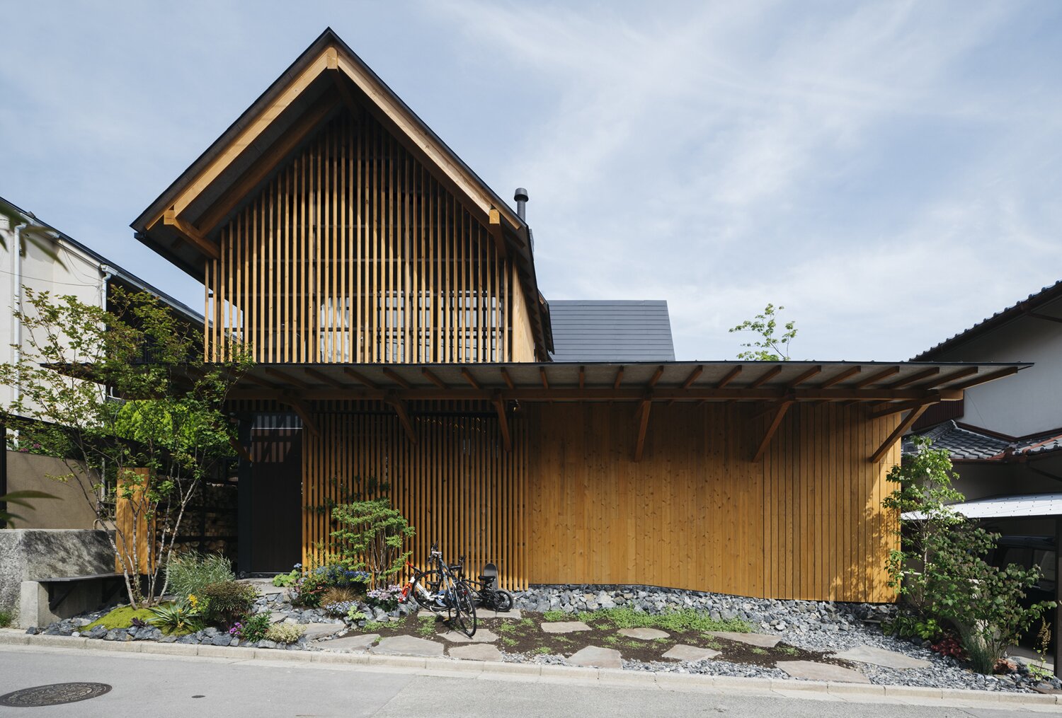 Photo 1 of 34 in A Wondrous Wood Home in Hyogo Centers Around a ...
