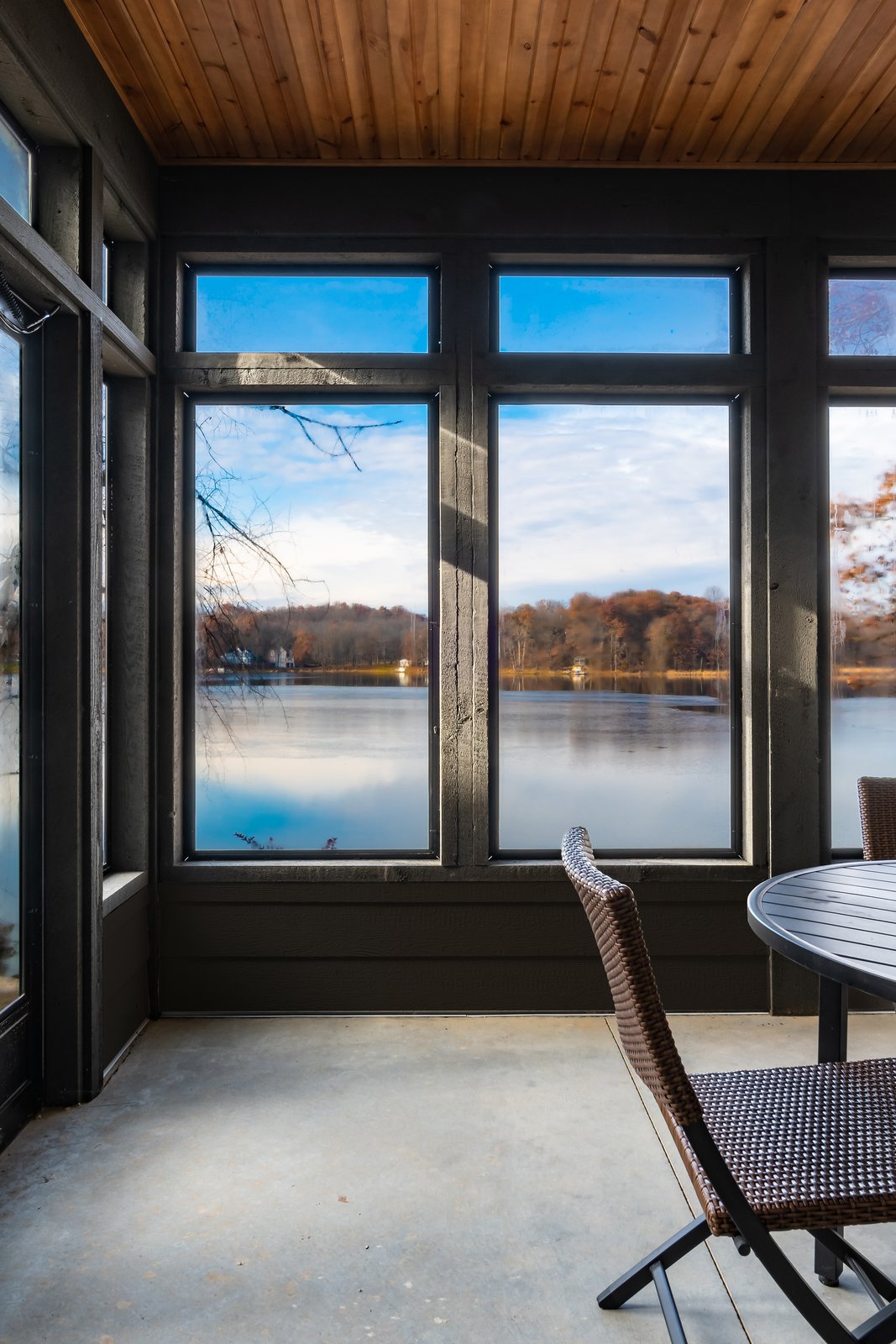 Photo 4 of 10 in The Clear Lake House by Galbraith Carnahan Architects ...