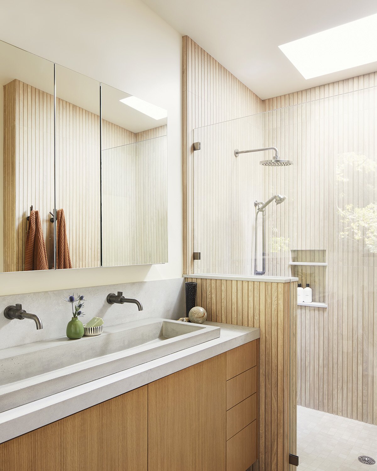 Photo 9 of 16 in Modern Cottage by Richardson Pribuss Architects - Dwell