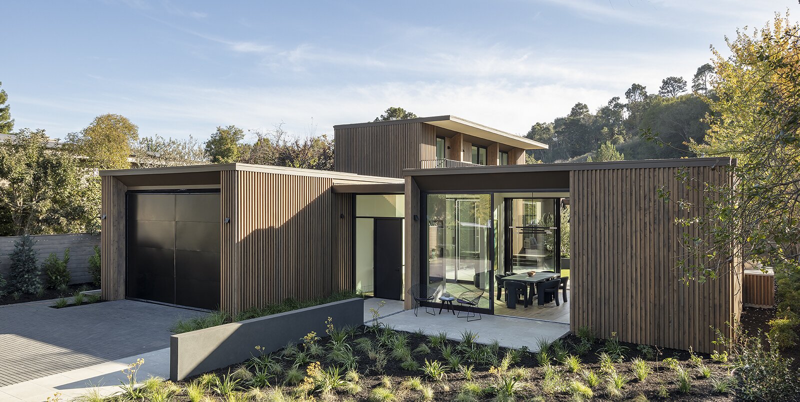 Photo 1 of 25 in Modern Courtyard House by Richardson Pribuss ...