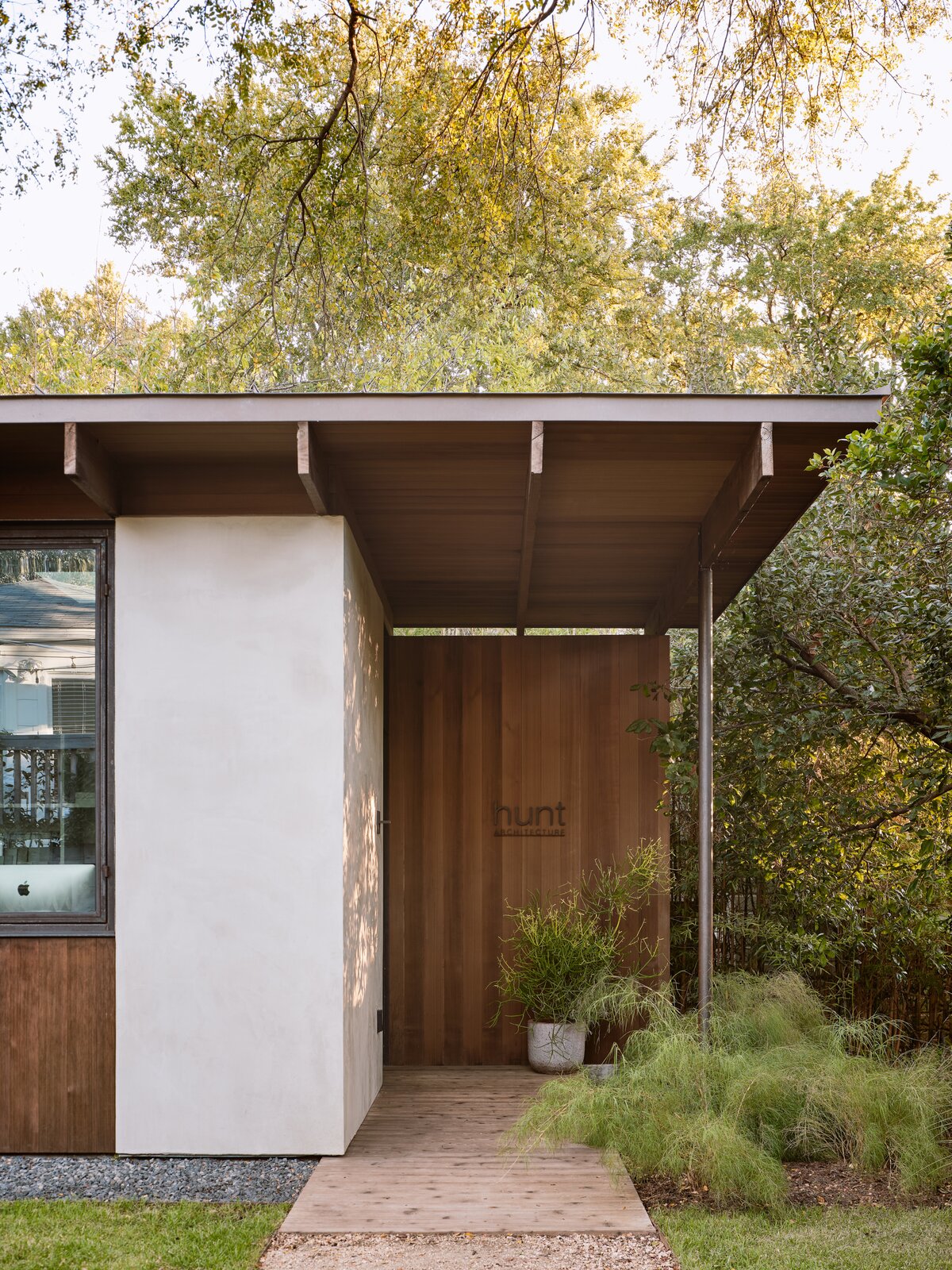 Photo 3 of 14 in Hunt Architecture Studio by Hunt Architecture - Dwell