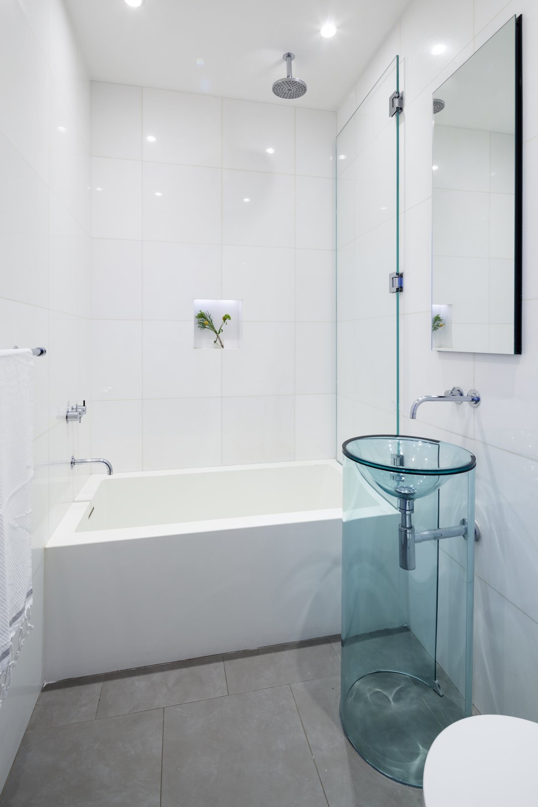 Photo 21 of 21 in Before & After: A Light-Catching Glass Box Brightens ...