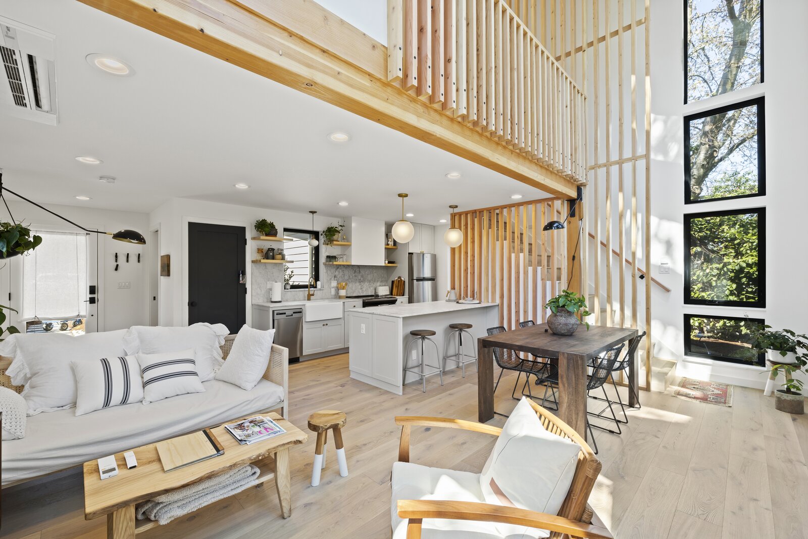 Photo 5 of 21 in Verdant Loft ADU by Openhouse Architecture - Dwell
