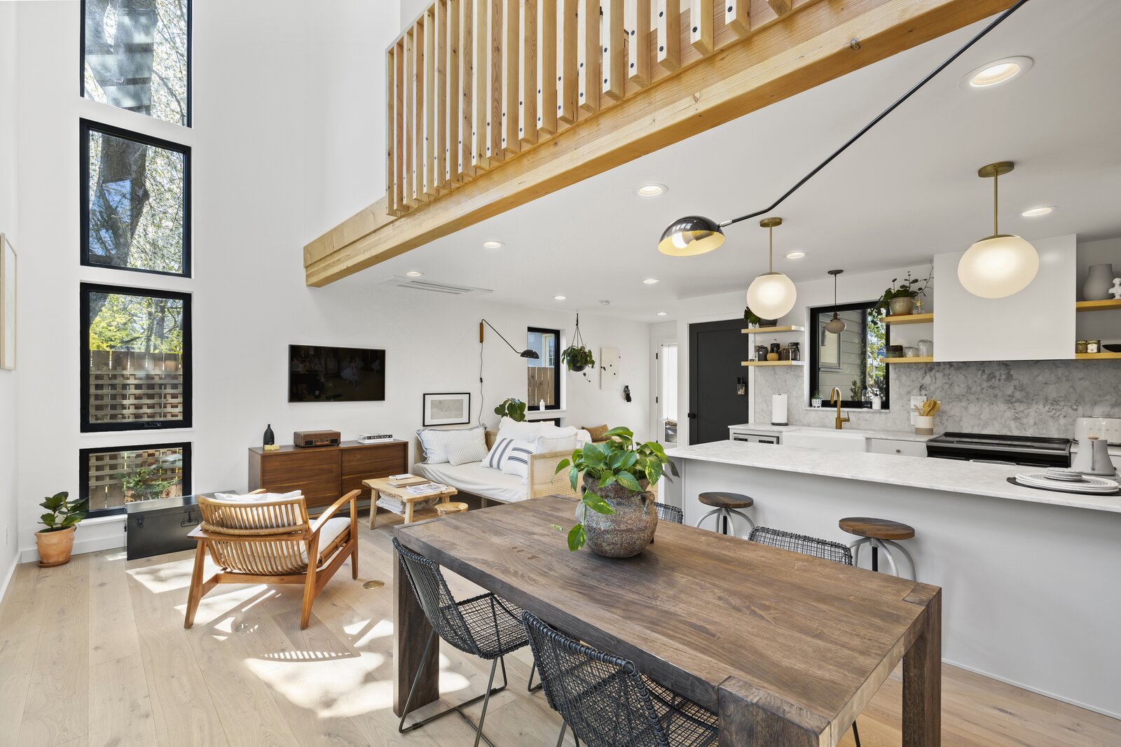 Photo 10 of 21 in Verdant Loft ADU by Openhouse Architecture - Dwell