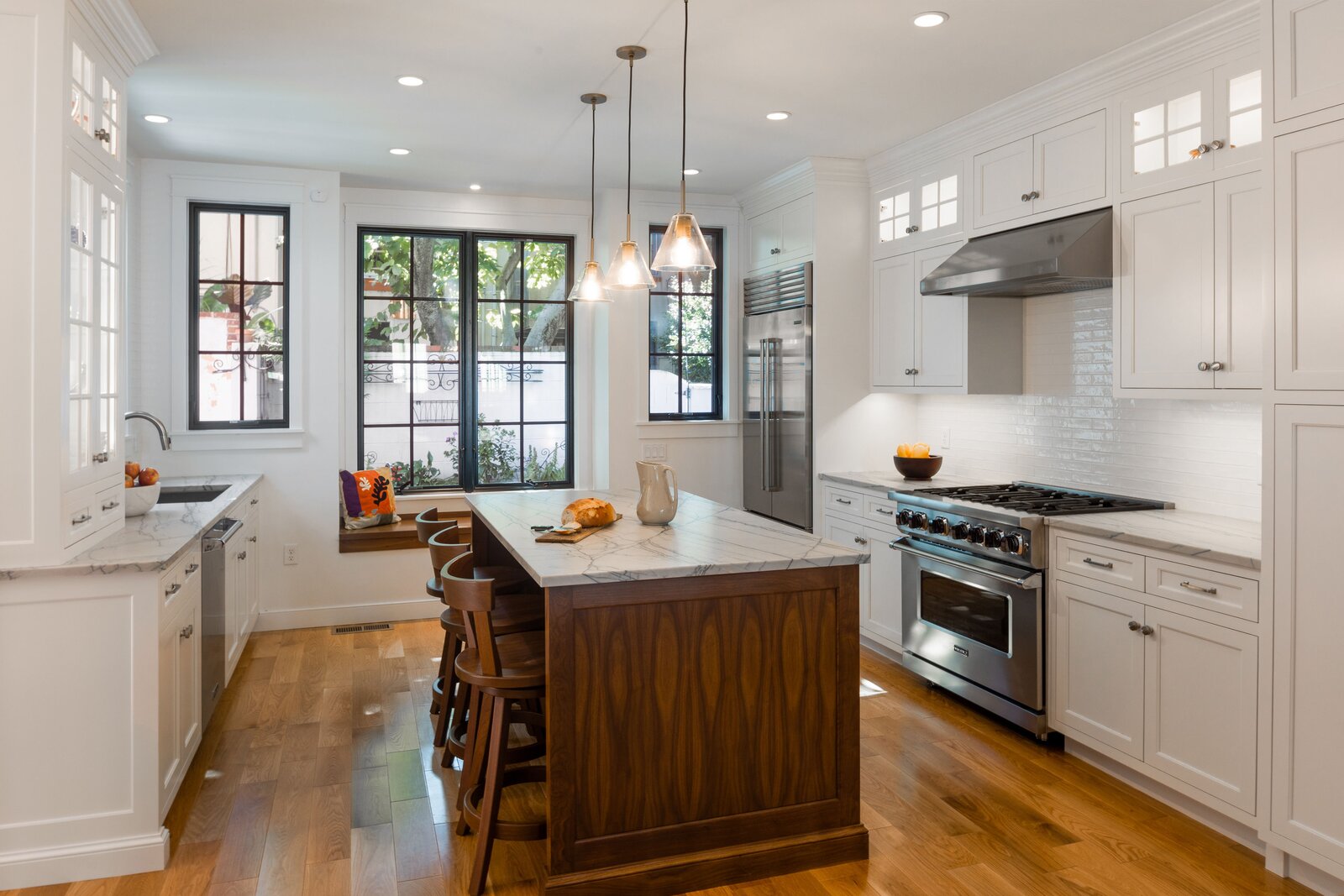 Photo 4 of 15 in Fitler Square Double Wide Rowhouse by Lauren Thomsen ...