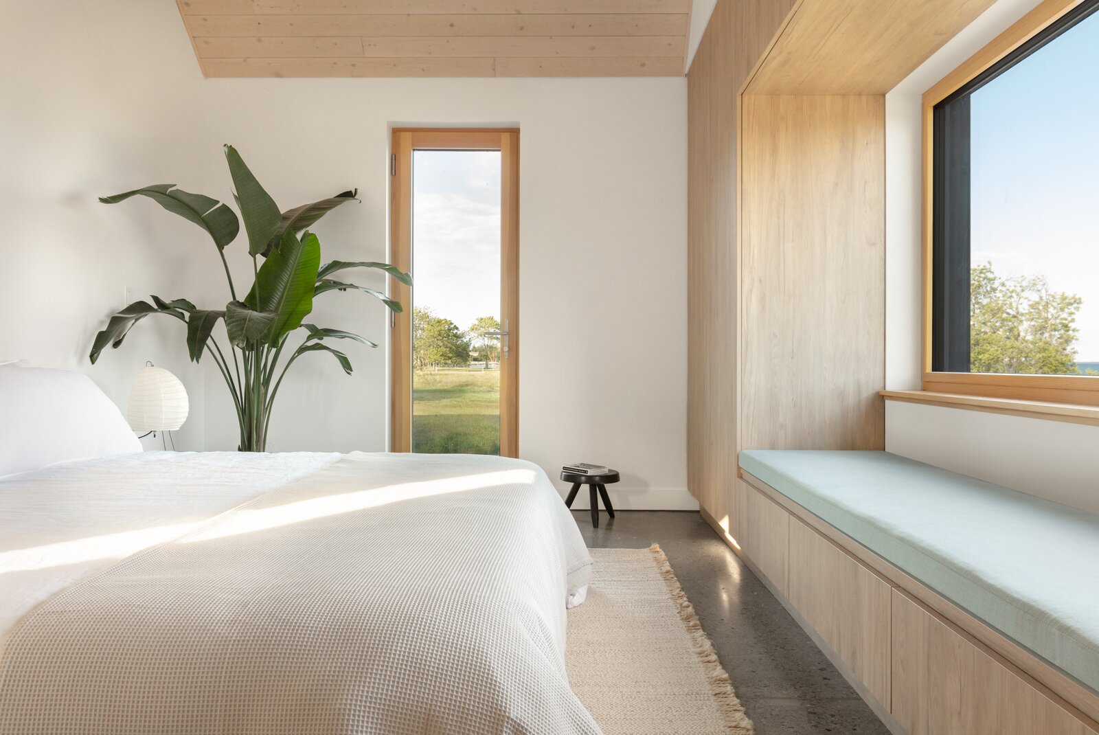 Photo 8 of 18 in This Charred-Cedar Waterfront Home Embraces the View ...