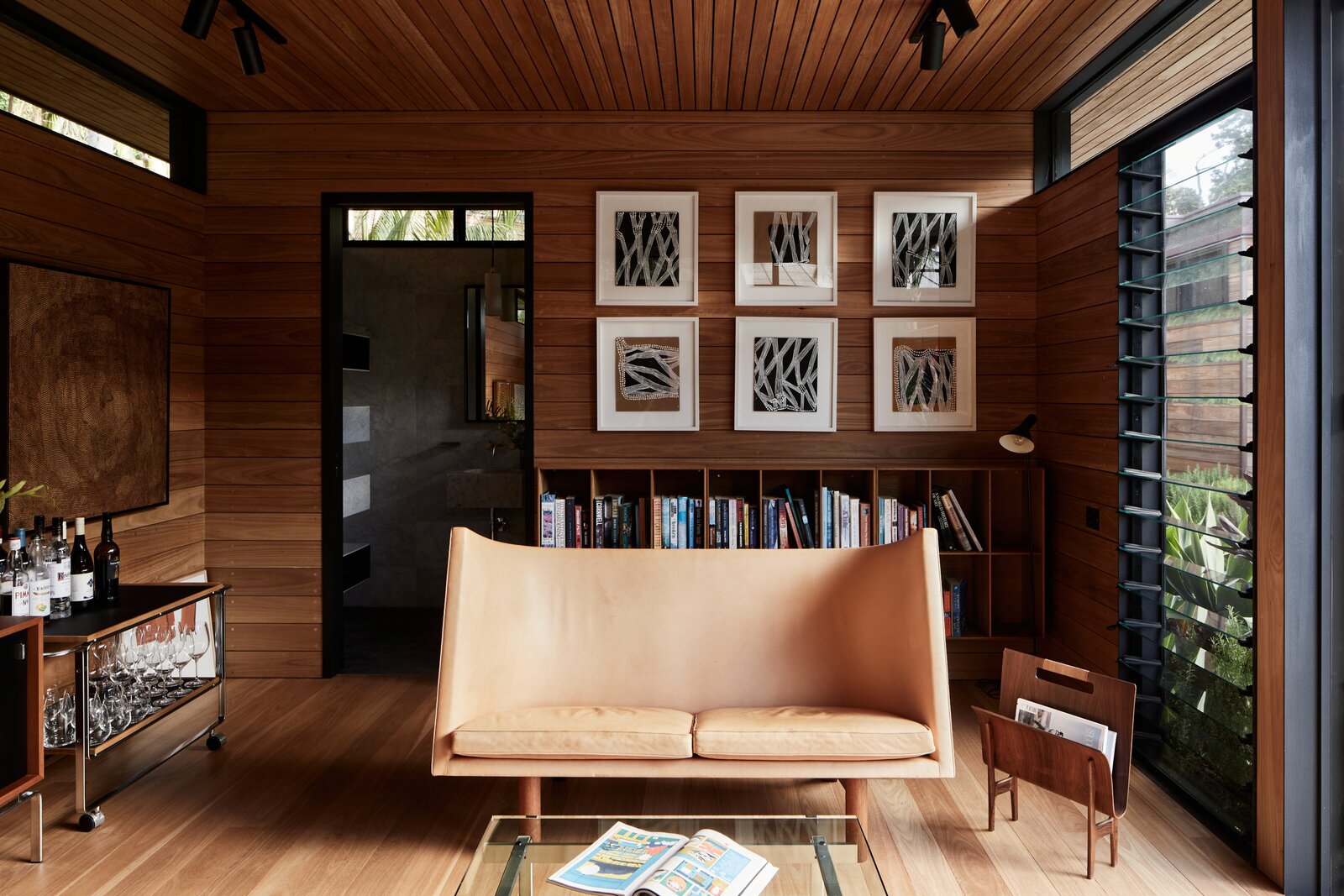 Photo 10 of 19 in A Midcentury-Inspired Retreat Embraces the Landscape ...