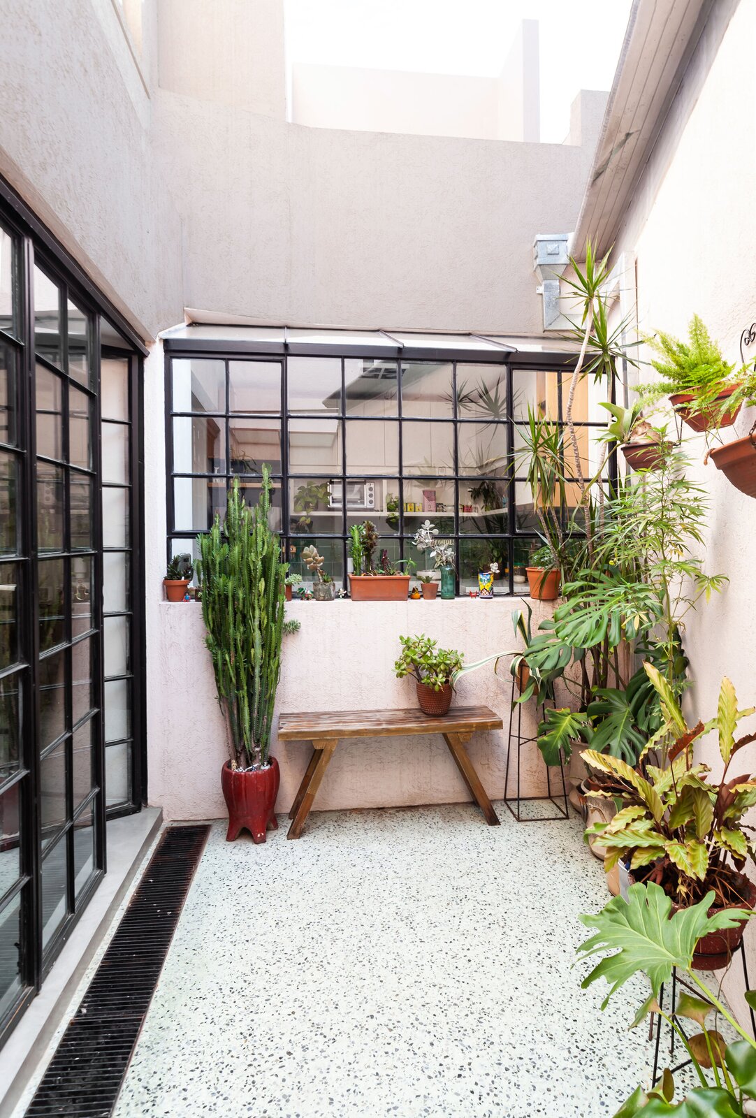 Photo 20 of 25 in Before & After: In Buenos Aires, a Crumbling Home ...