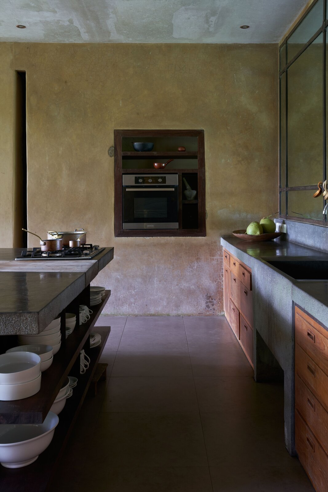 Photo 7 of 18 in A Radically Open Bali Home Catches Tropical Breezes ...