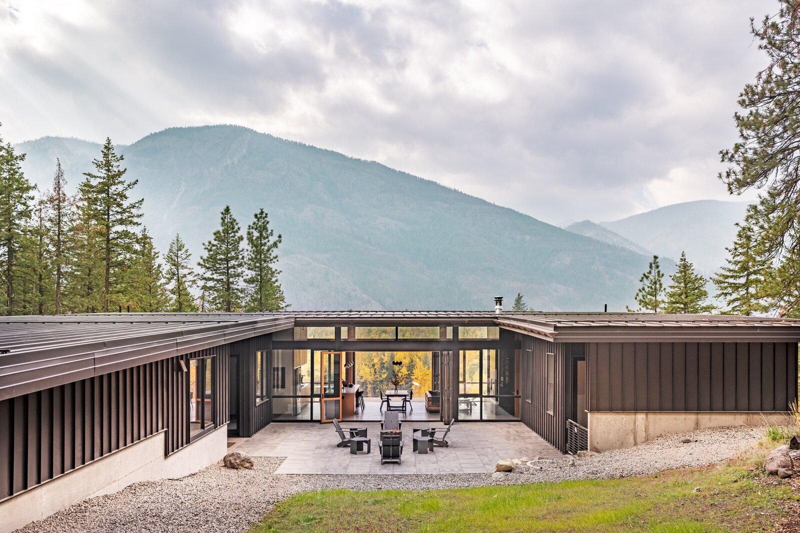 Photo 4 of 9 in A Horseshoe-Shaped Cabin in the Pacific Northwest ...