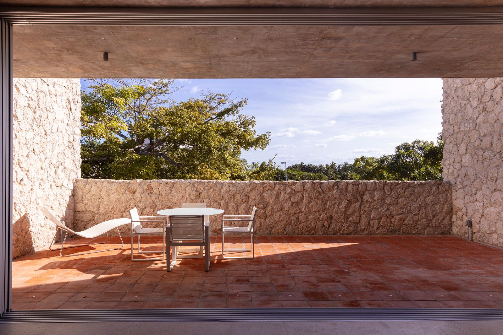 Photo 12 of 17 in This “Sea Snail” Home Is Built From Thousands of Tiny ...