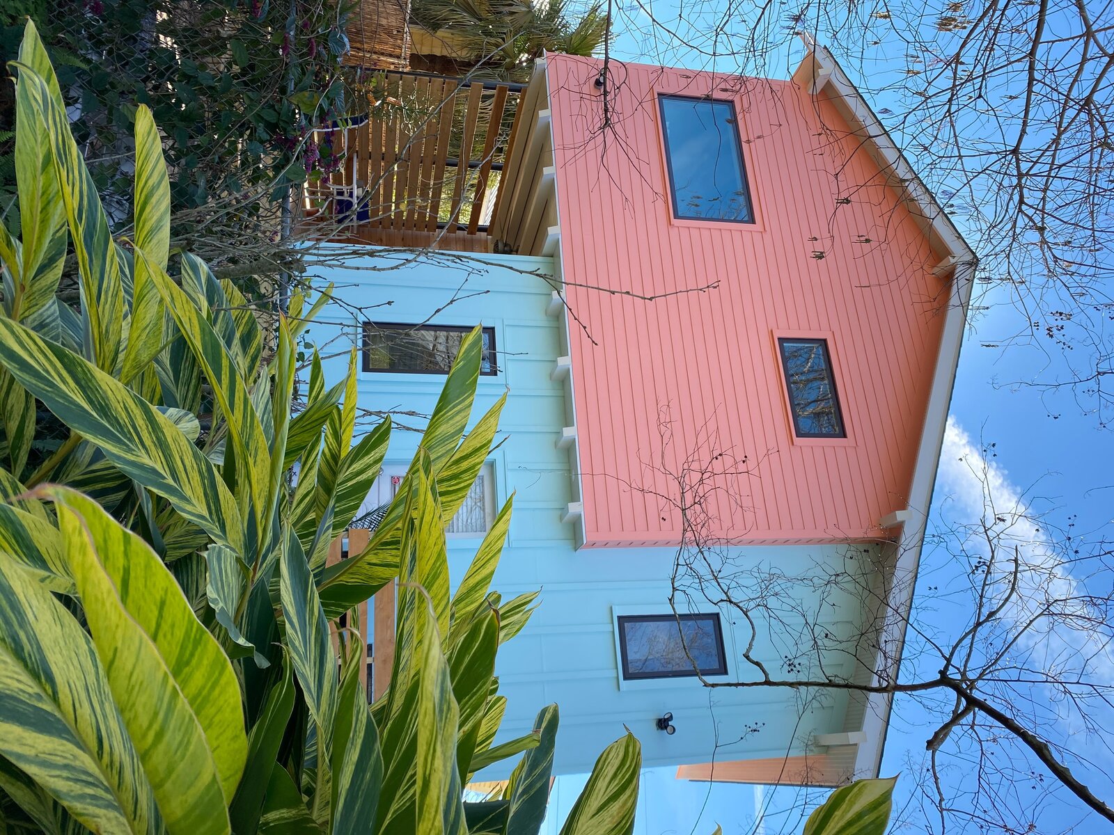 Photo 1 of 8 in Fairgrounds Camelback House by Kim Payne Allen - Dwell