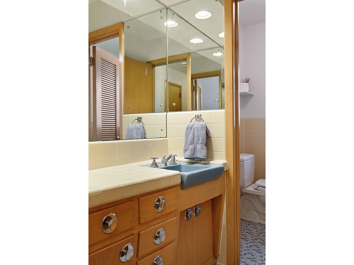 Photo 15 of 16 in Mid-Century G.L. Miller house | $840,000 by Charles ...