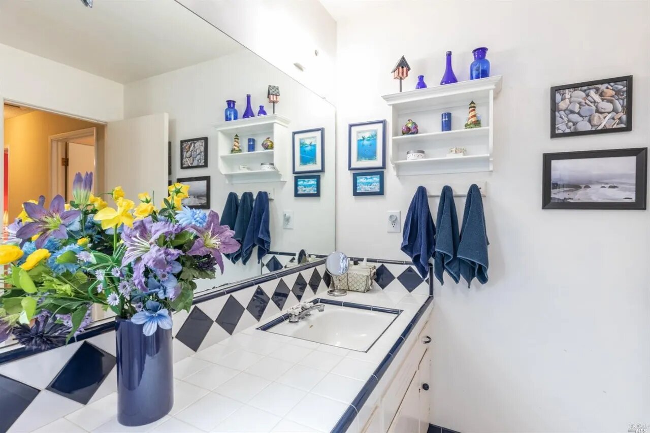 Photo 12 of 25 in Melinda Ranch by Kate Brown - Dwell