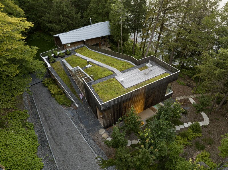 Photo 10 of 12 in How They Pulled It Off: A Cantilevered Green Roof - Dwell