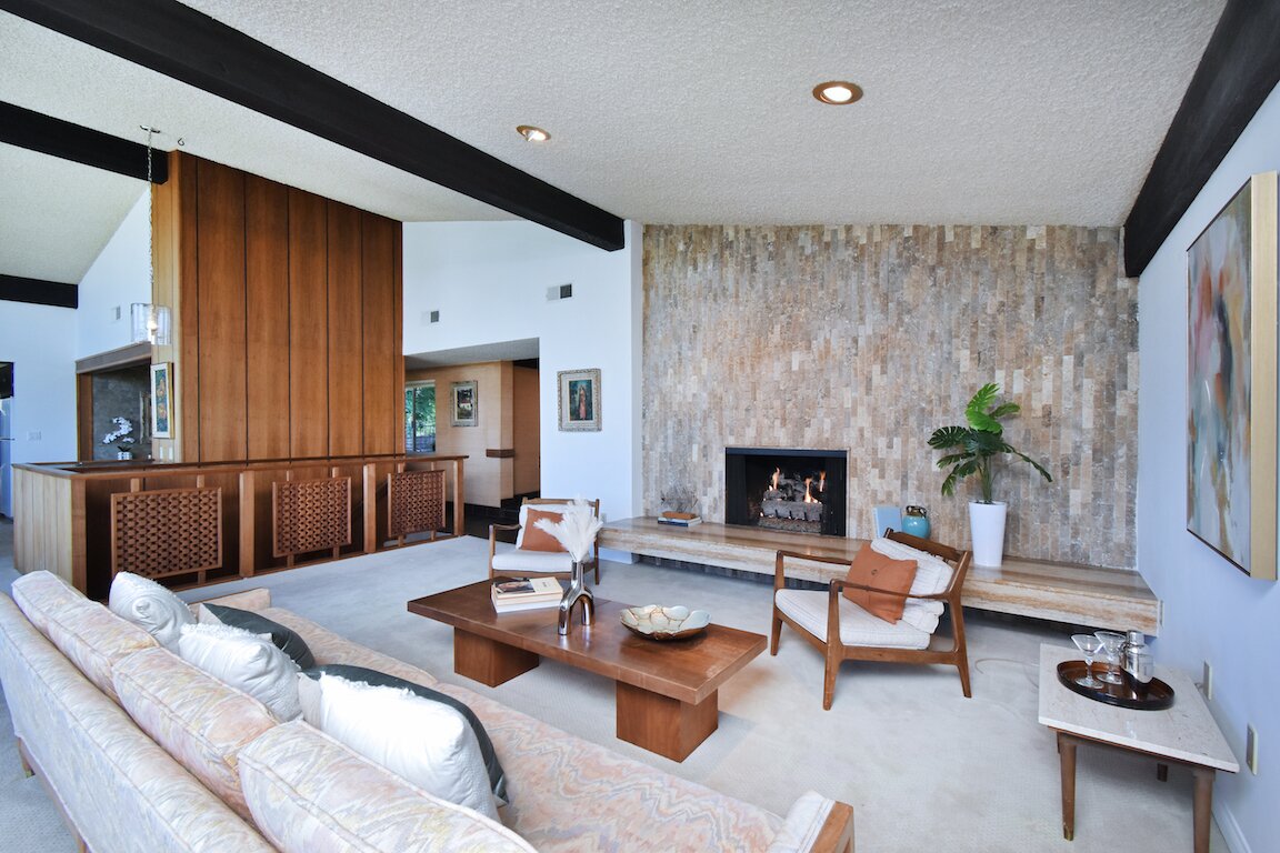 Photo 3 of 9 in “Queen of The Hill” Incredible Post and Beam MCM w ...