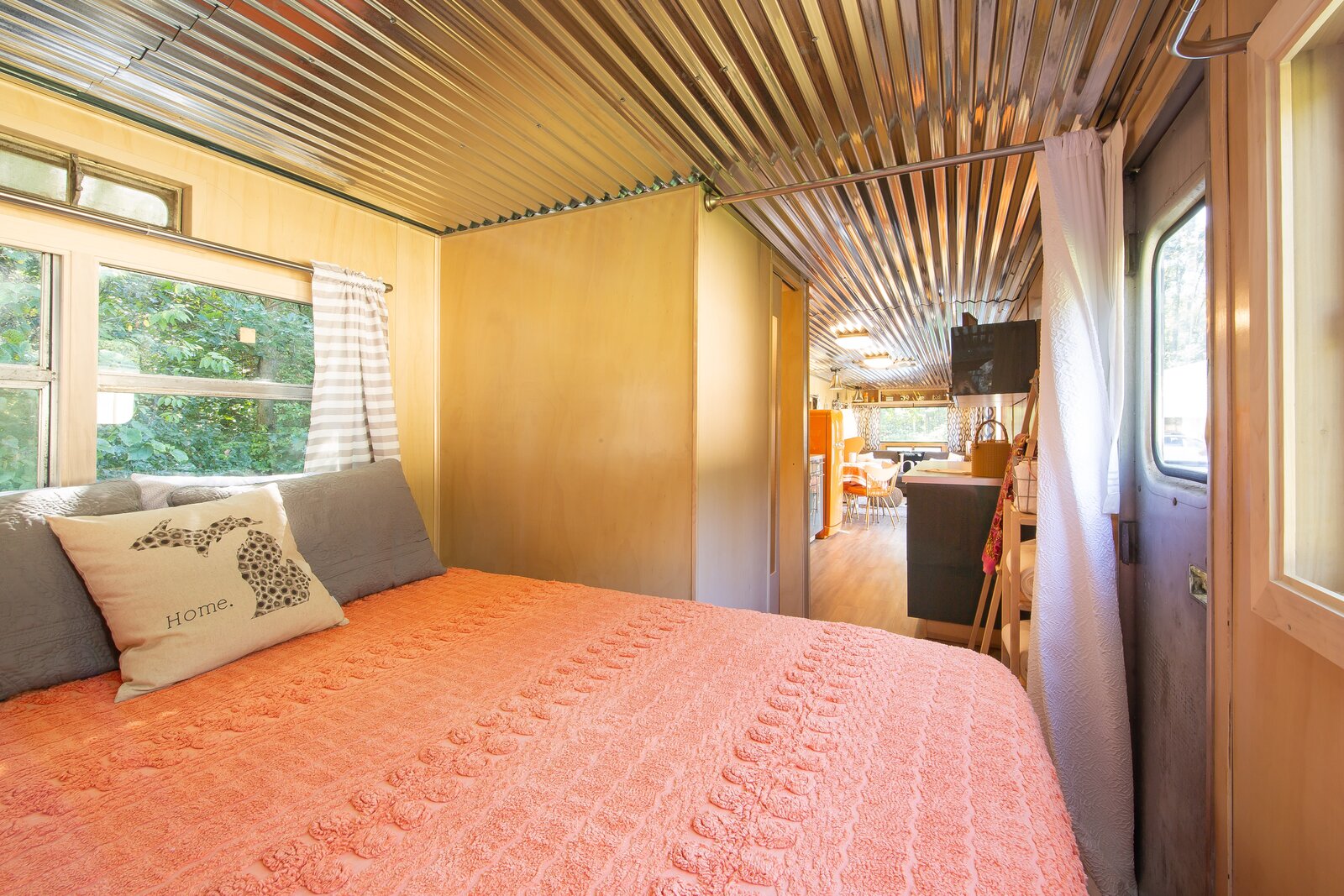 Photo 8 of 13 in Spartan Imperial Mansion by Sondra Phillips - Dwell