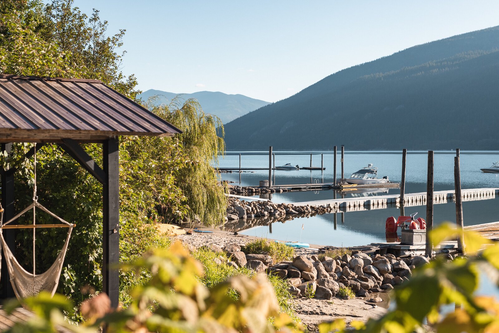 Photo 15 of 32 in Renovation: A Lake House in Interior British Columbia ...