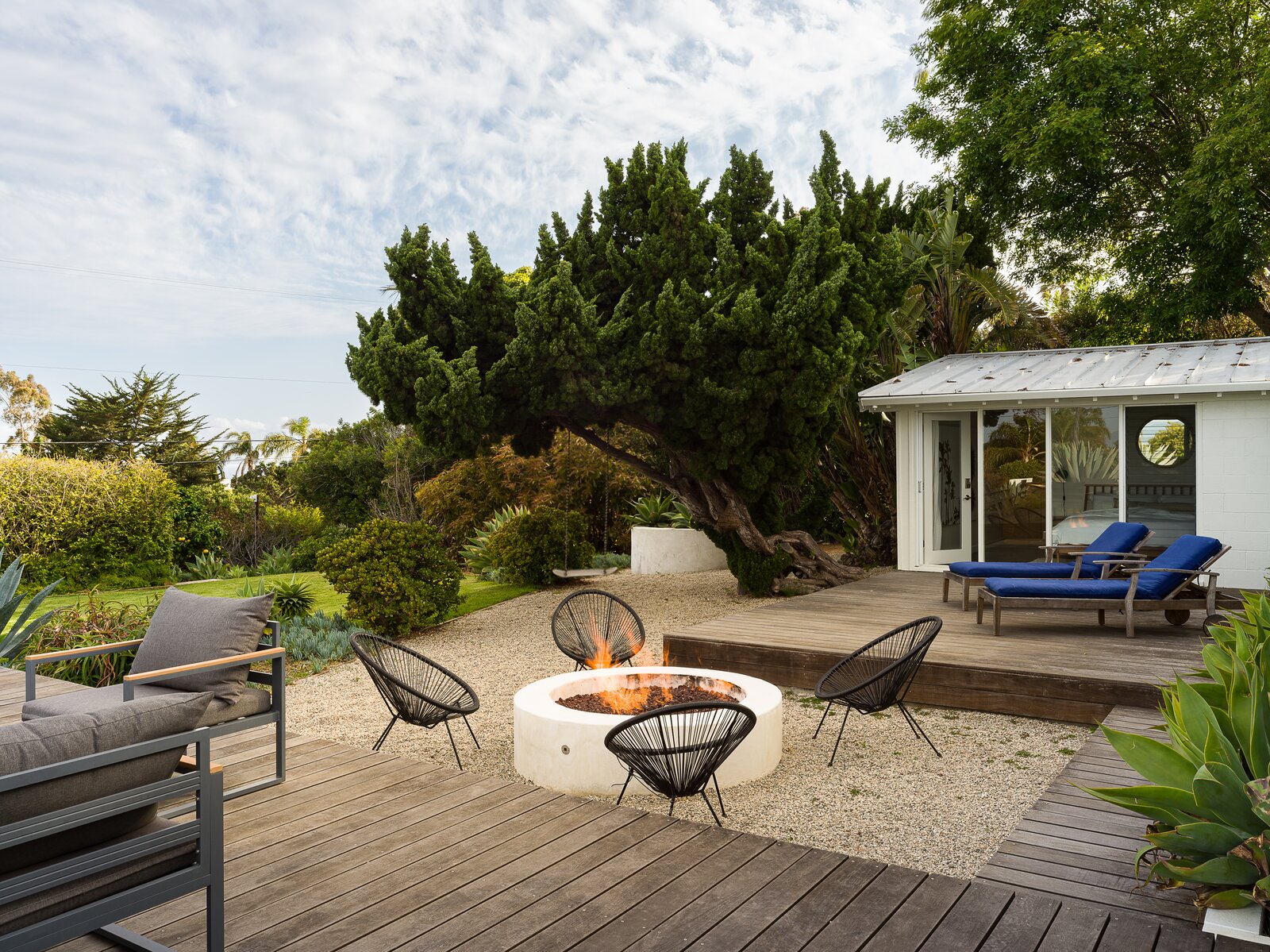 Photo 4 of 24 in Point Dume, Malibu Mid Century Lease by Lady Michael ...