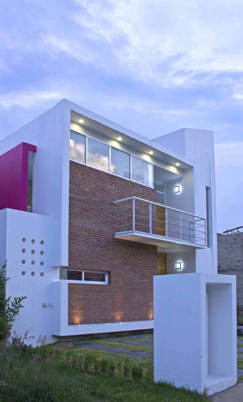 Photo 1 of 12 in House Between 2 Roofs by Esteban Bojórquez Caudillo ...