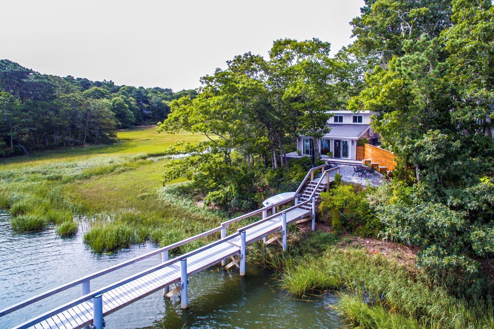 Cape Cod Waterfront off Nantucket Sound (7 Photos) - Dwell