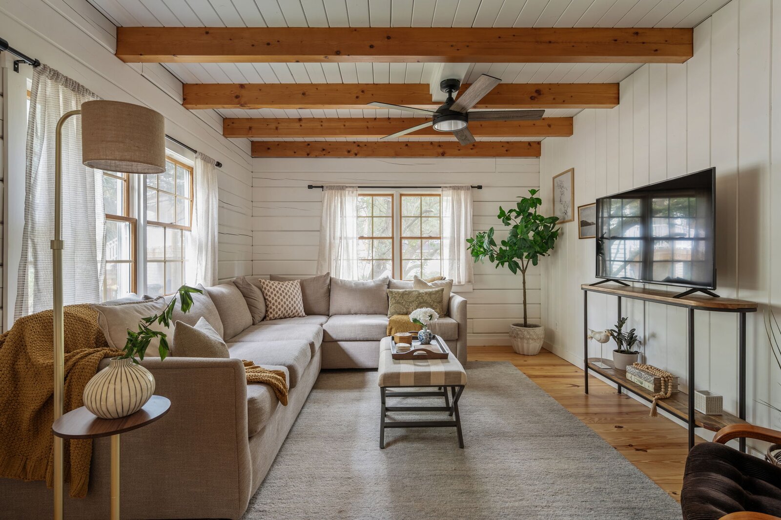 Photo 4 of 49 in The Cabin by Rachel Taylor Design Co. - Dwell