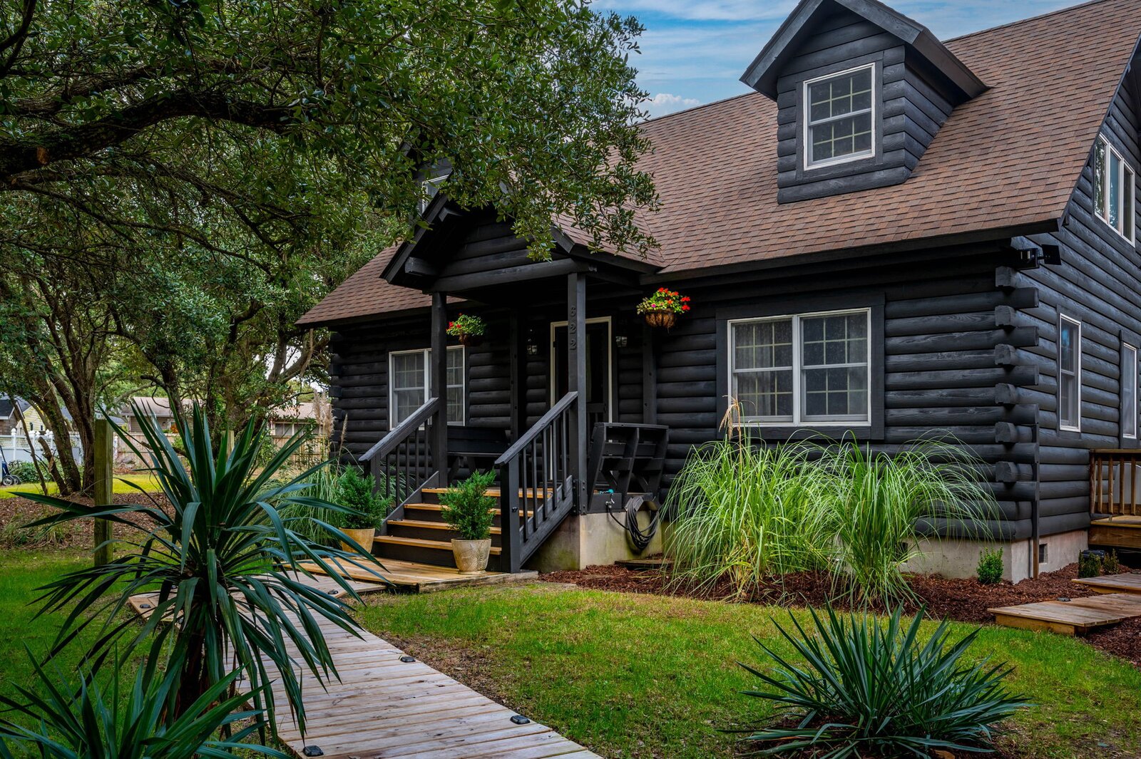 Photo 2 of 49 in The Cabin by Rachel Taylor Design Co. - Dwell