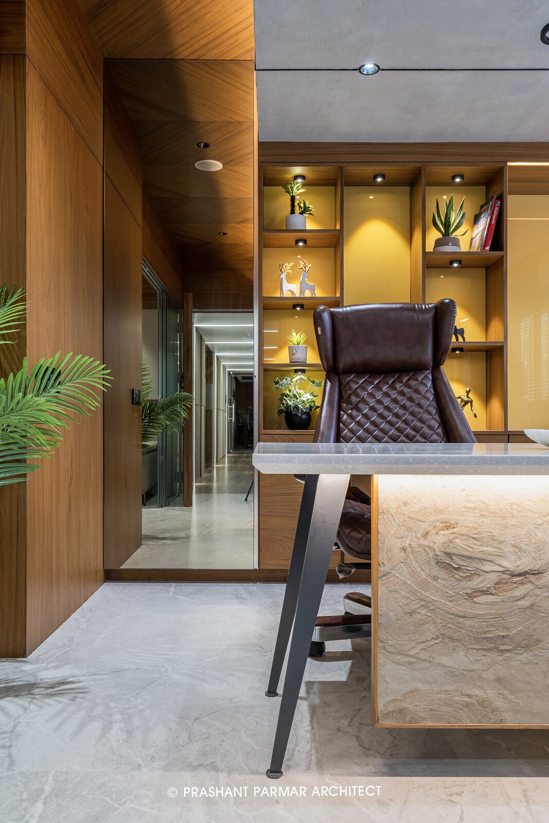 Photo 5 of 30 in Modern Office Interior Design In Ahmedabad by Prashant ...