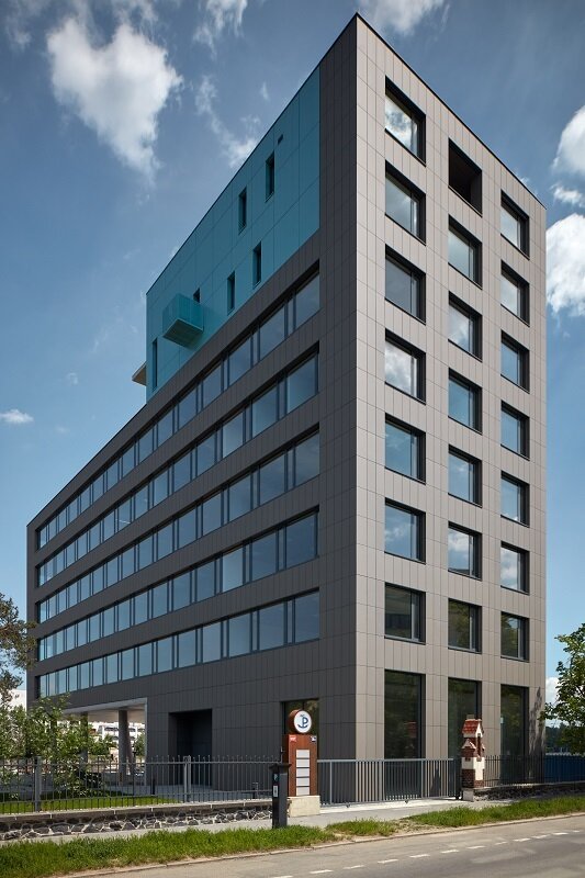 Photo 8 of 14 in Czech Ports building by Lan Duongová - Dwell