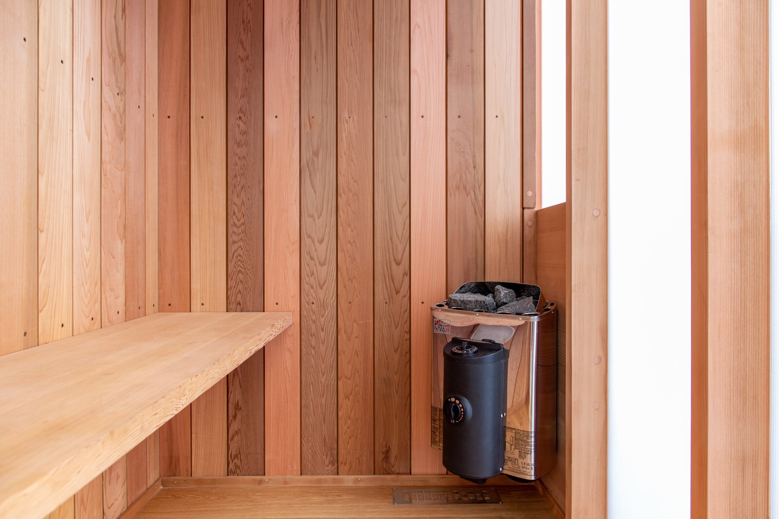 Photo 4 of 7 in Finnish Cedar Sauna by Made by Hideaway - Dwell