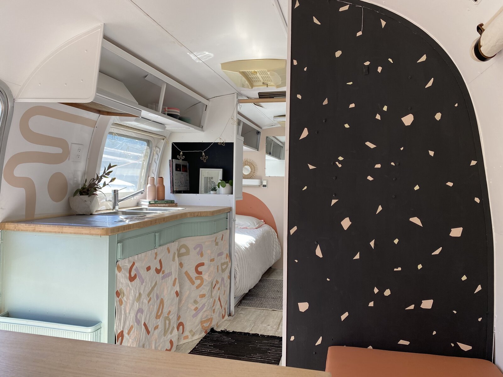 Photo 2 of 29 in Airstream B+A by Coby Starck - Dwell