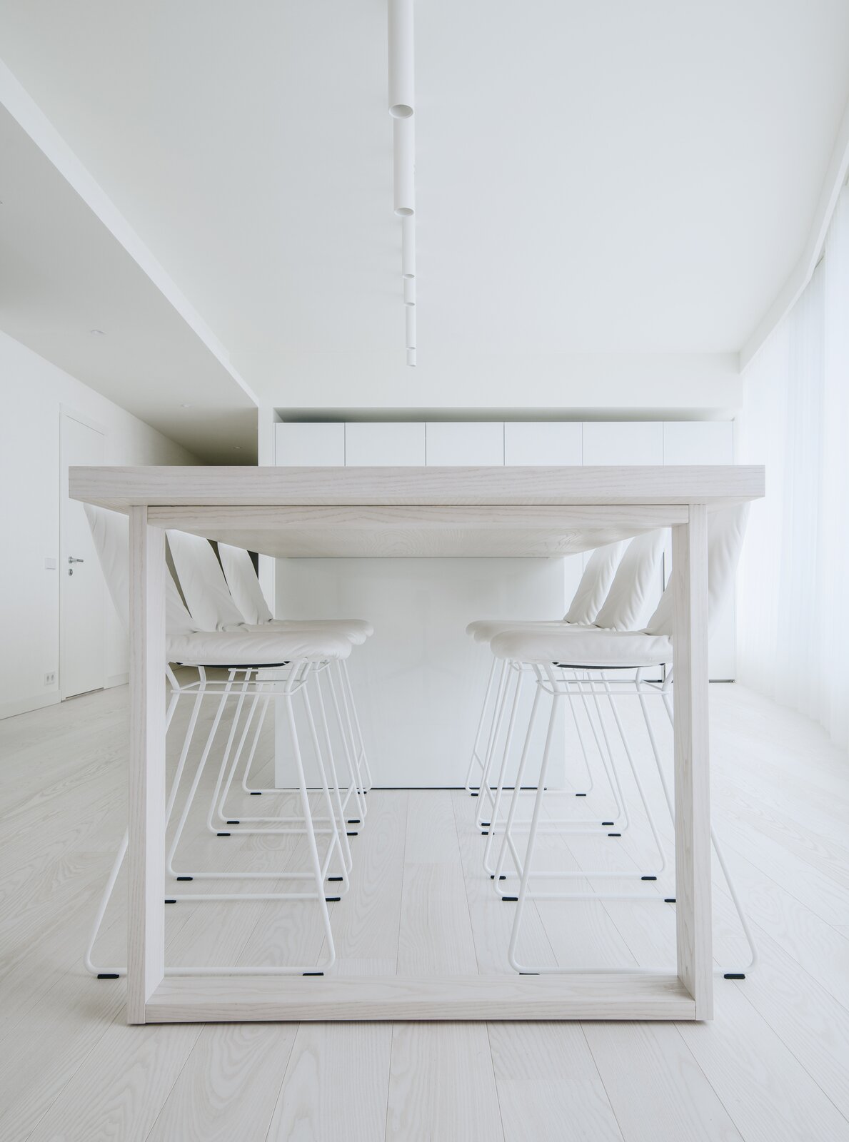 Photo 8 of 27 in Timeless Appeal of Monochromatic Design by Aet Piel ...