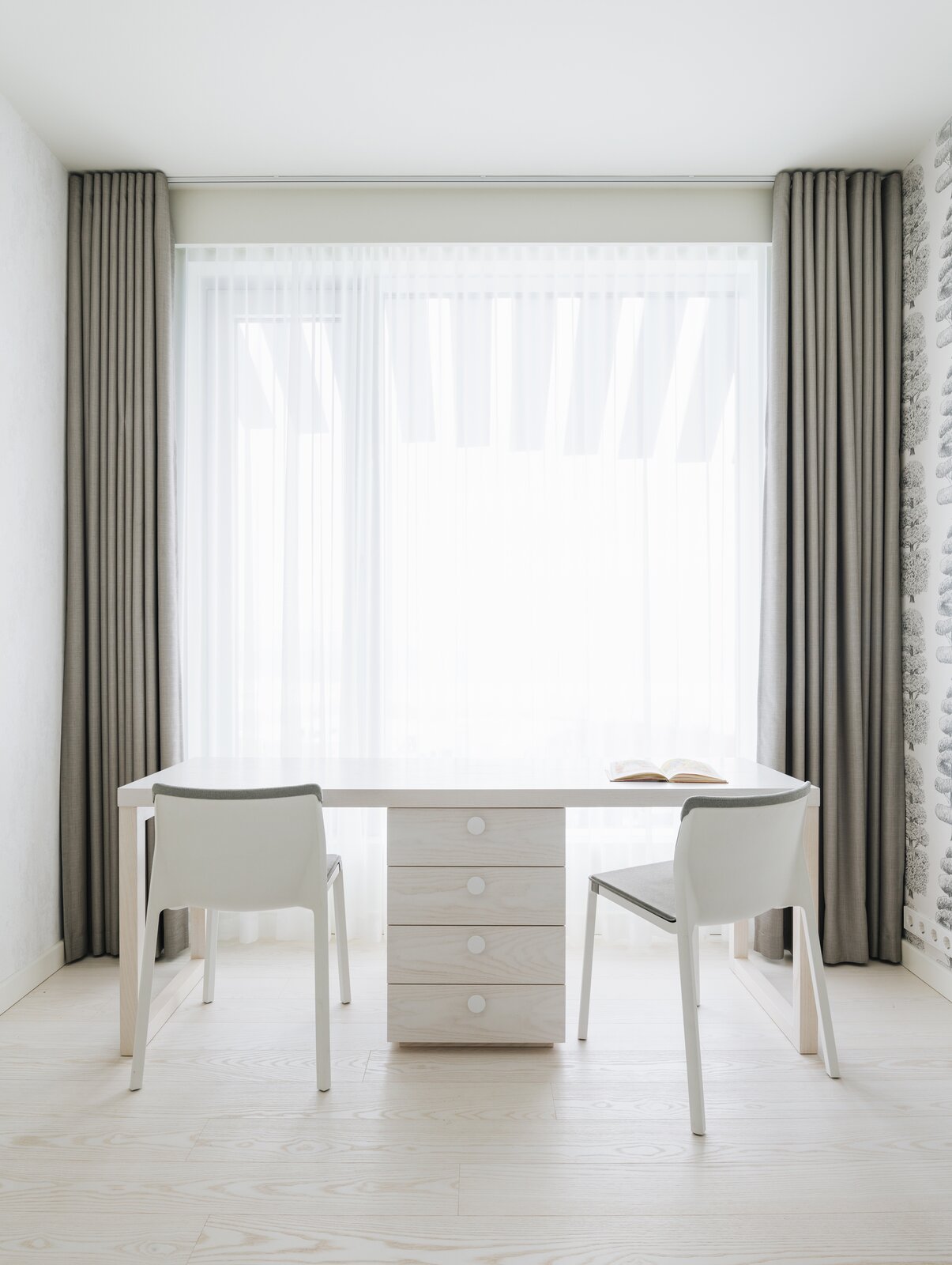 Photo 14 of 27 in Timeless Appeal of Monochromatic Design by Aet Piel ...